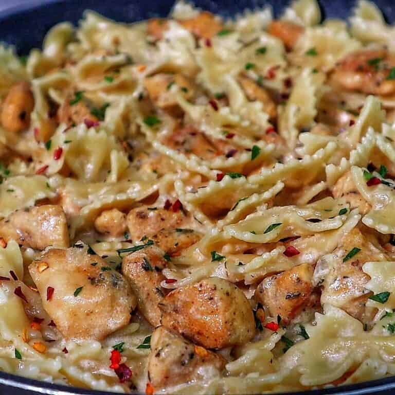 White Cheddar Chicken Pasta - I JUST COOK A LOT