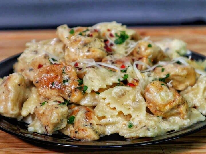 White Cheddar Chicken Pasta - I JUST COOK A LOT